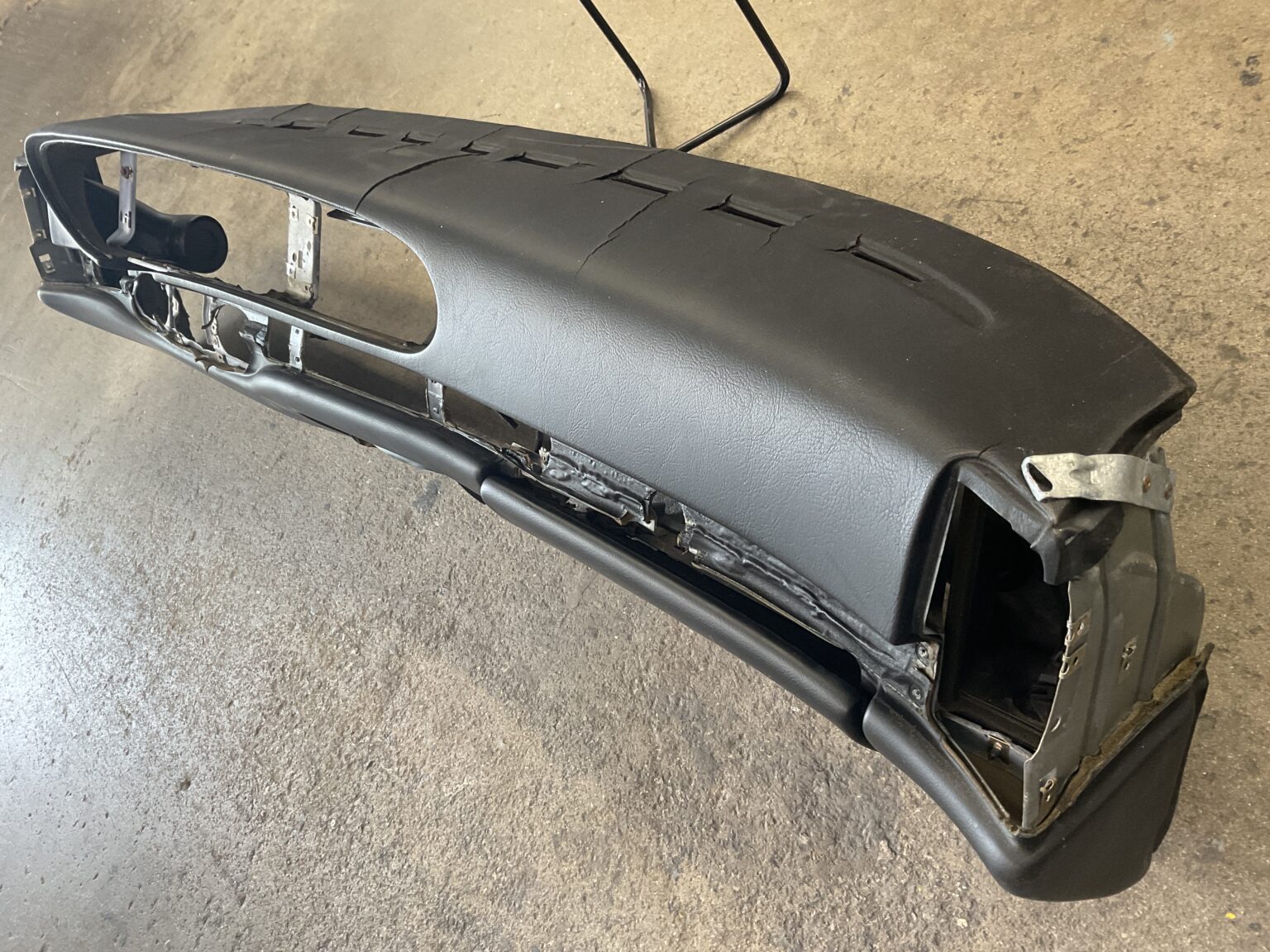 87 Porsche 944 Dash Pad & Center Console Restoration | Just Dashes