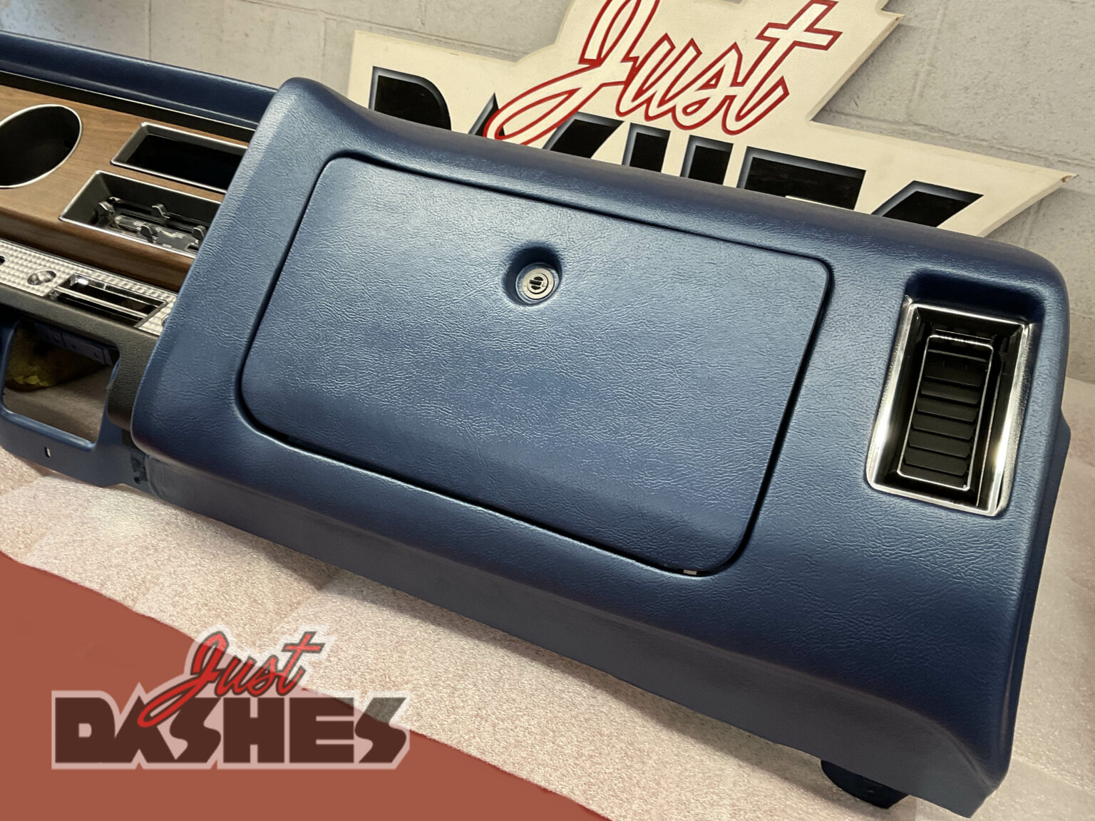 1970 Pontiac GTO Dash and Center Console Restoration | Just Dashes